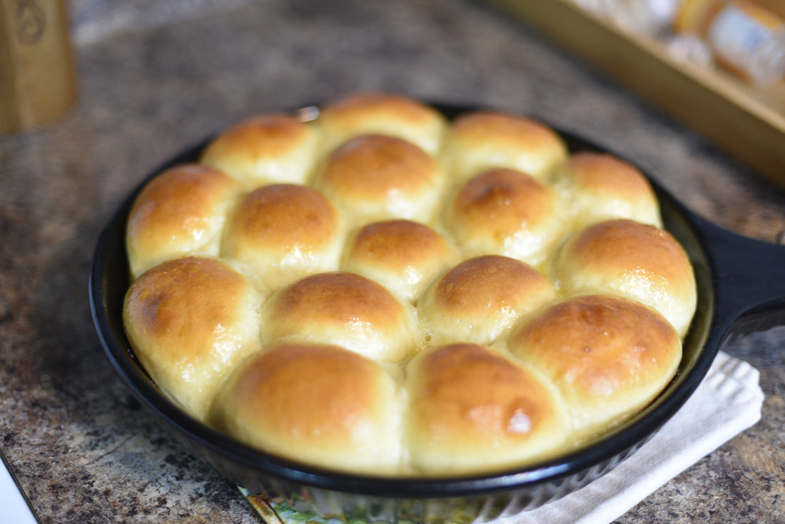 Pull Apart Skillet Dinner Rolls | Xtrema